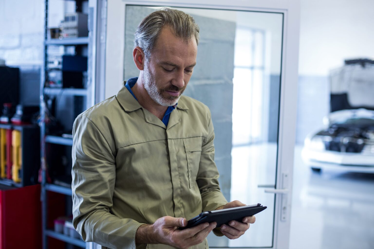 Why Small Businesses Are Turning to Mobile Vehicle Services